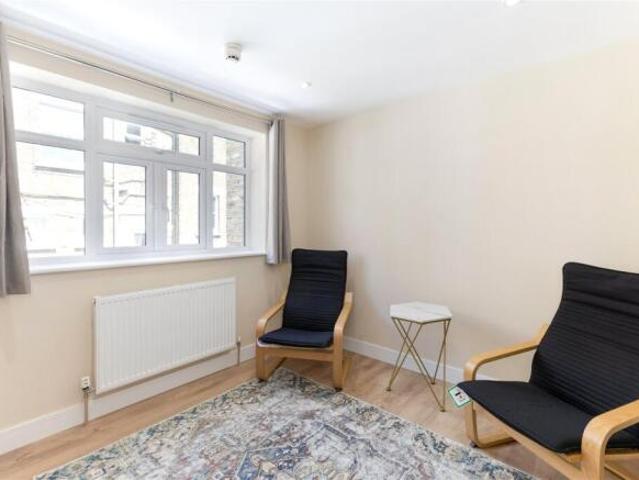 Studio flat for rent in Kilmaine Road, London, SW6
