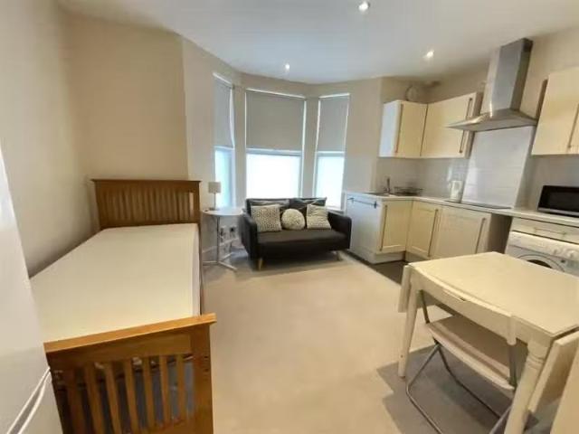 Studio flat for rent in Kirby Road, Coventry, CV5