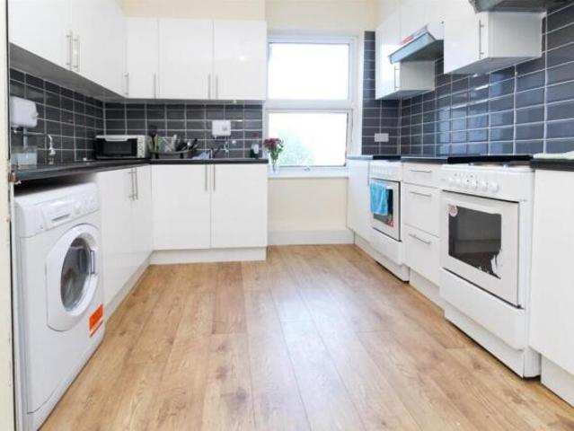 Studio flat for rent in Langham Road, Turnpike Lane, N15