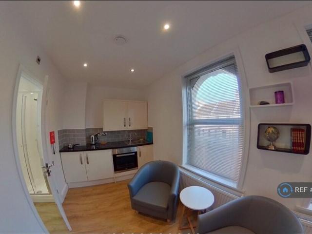 Studio flat for rent in Langney Road, Eastbourne, BN21
