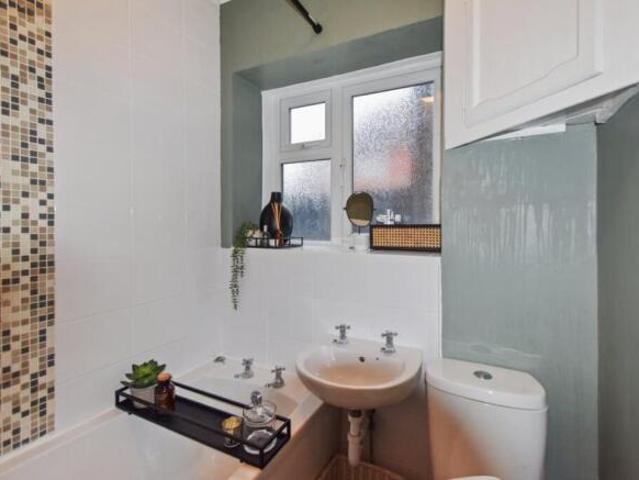 Studio flat for rent in Lansdowne Road, Worthing, BN11