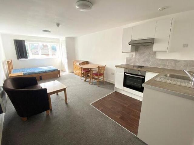 Studio flat for rent in Lake Road, Portsmouth, PO1