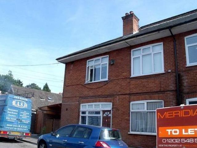 Studio flat for rent in Large Studio Flat with Private Courtyard Garden BH8