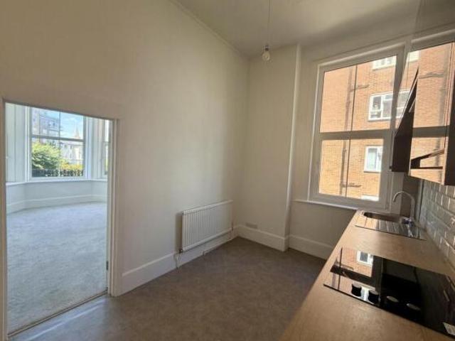 Studio flat for rent in Lascelles Terrace, Eastbourne, BN21