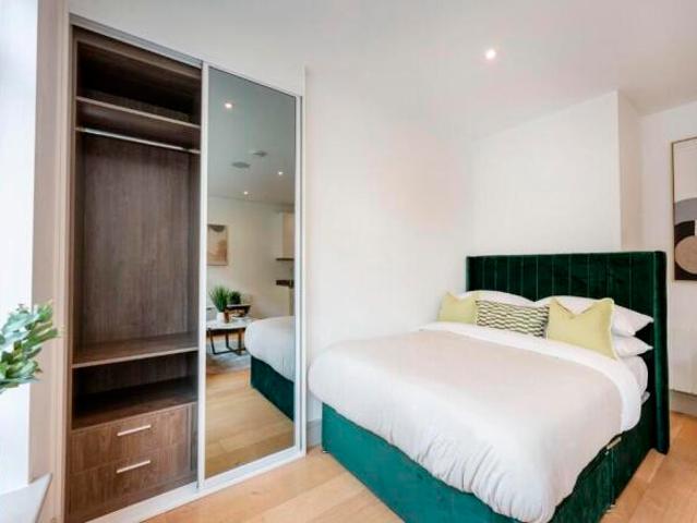 Studio flat for rent in Lawrence Road, London, N15