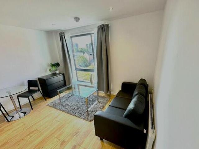 Studio Flat For Rent In Leeds, West Yorkshire