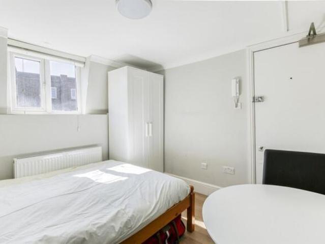 Studio flat for rent in Leigh Street, WC1H