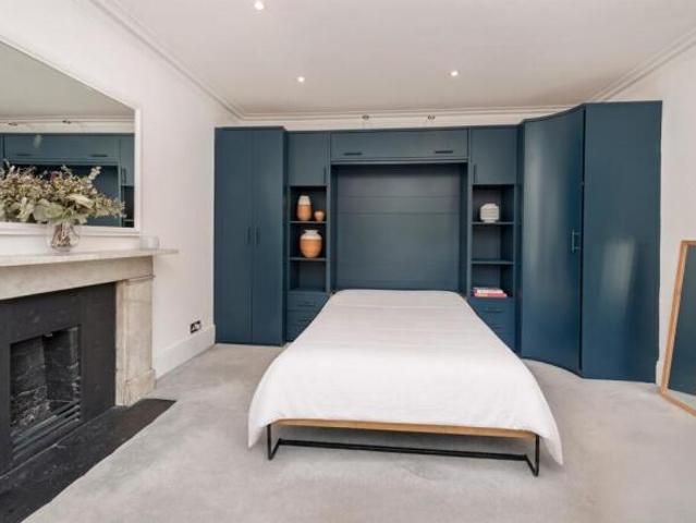 Studio flat for rent in Lexham Gardens, London, W8