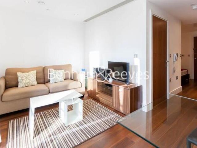 Studio flat for rent in Lincoln Plaza, Canary Wharf, E14