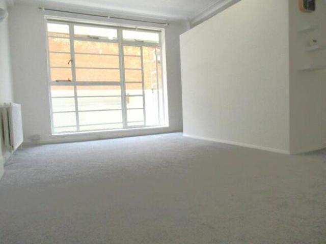 Studio flat for rent in Lichfield Court, Sheen Road, Richmond, TW9