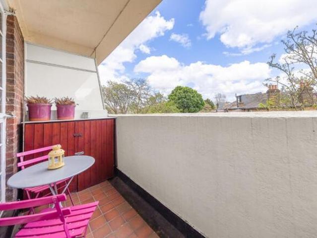 Studio flat for rent in Lichfield Court, Sheen Road, Richmond, Surrey, TW9 1AX, TW9