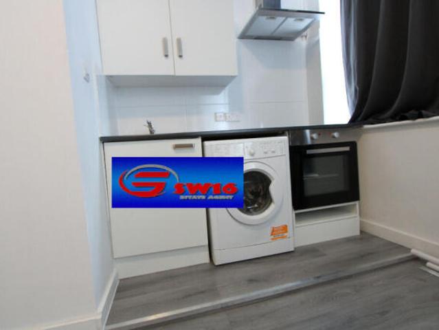 Studio flat for rent in Lillie Road, Hammersmith And Fulham, London, SW6