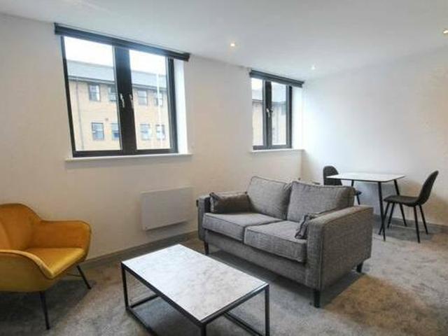 Studio flat for rent in Liv Apartments George Street Bradford BD1