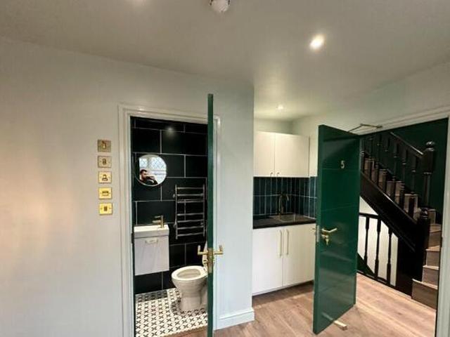 Studio Flat For Rent In London