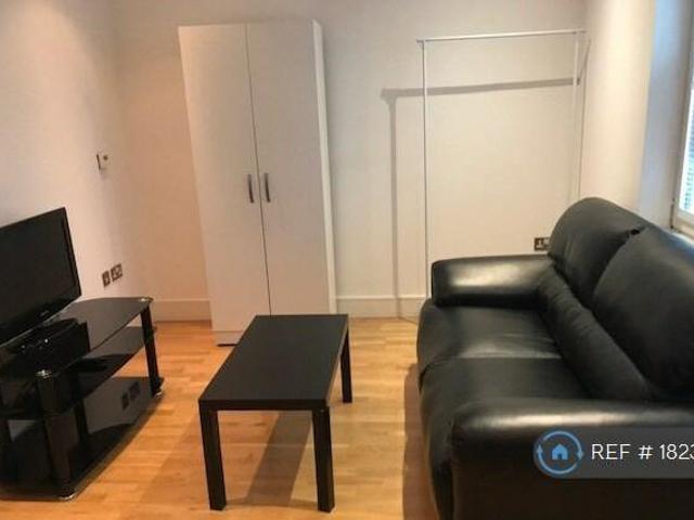 Studio Flat For Rent In London