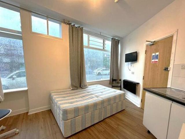 Studio Flat For Rent In London