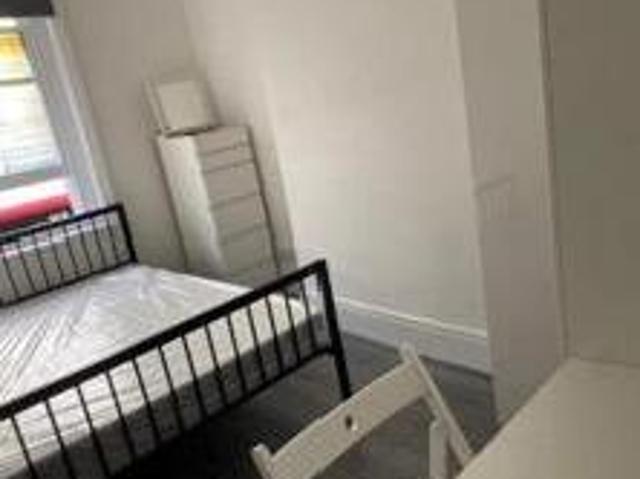 Studio Flat For Rent In London