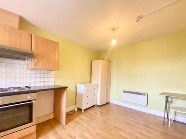Studio Flat For Rent In London