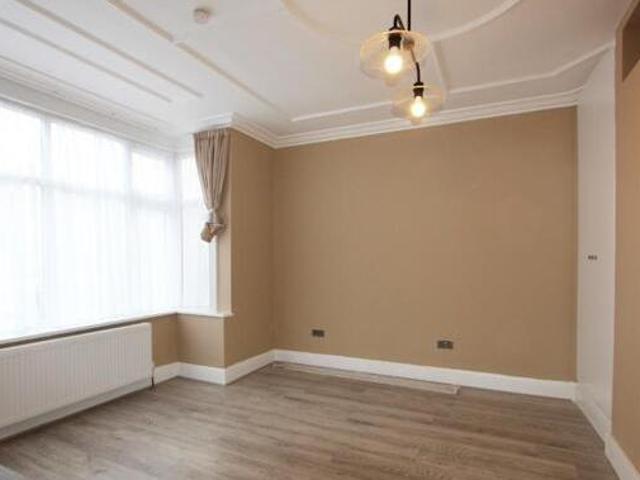 Studio Flat For Rent In London