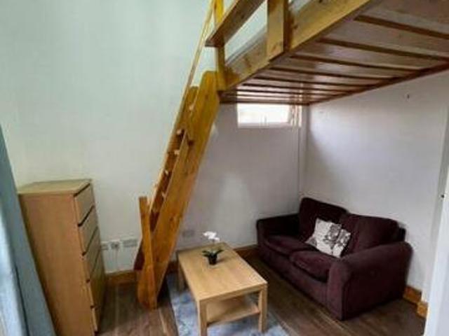 Studio Flat For Rent In London