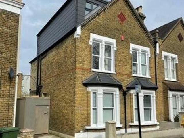 Studio Flat For Rent In London