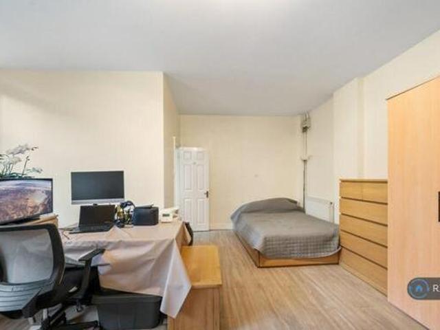 Studio Flat For Rent In London