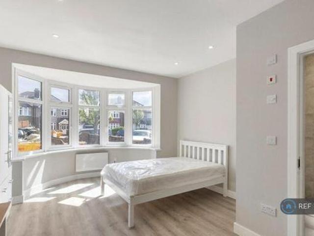 Studio Flat For Rent In London