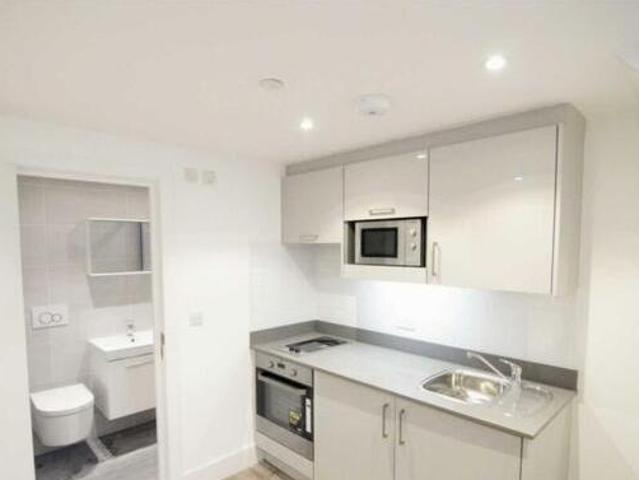 Studio Flat For Rent In London