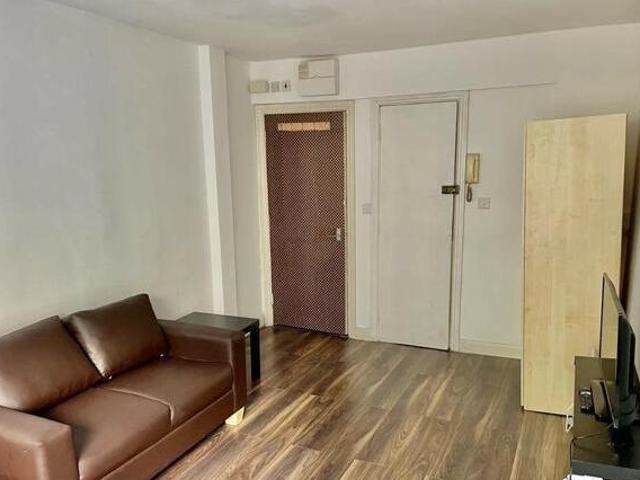 Studio Flat For Rent In London