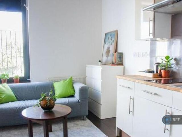 Studio Flat For Rent In London