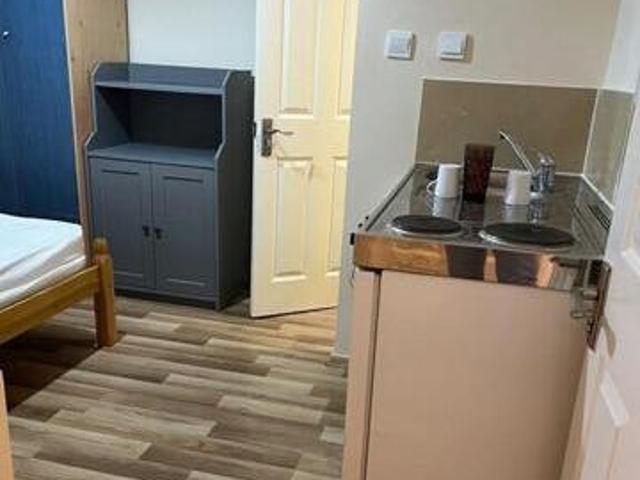 Studio Flat For Rent In London