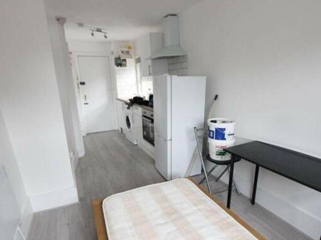 Studio Flat For Rent In London