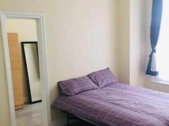 Studio Flat For Rent In London