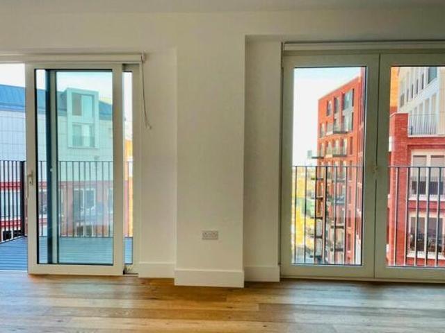 Studio Flat For Rent In London