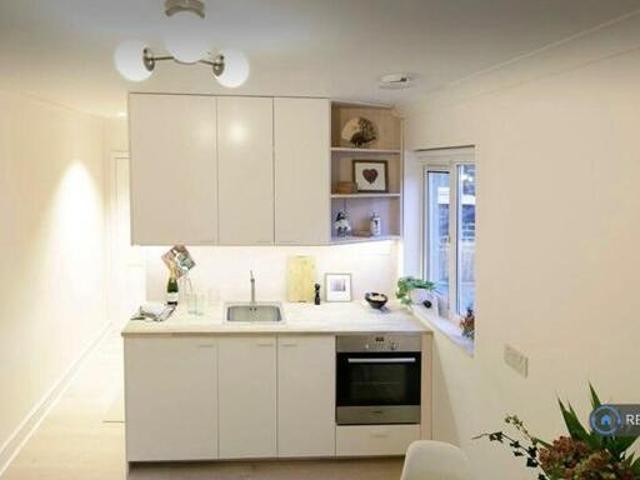 Studio Flat For Rent In London