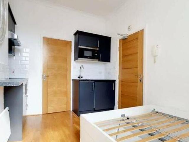 Studio Flat For Rent In London