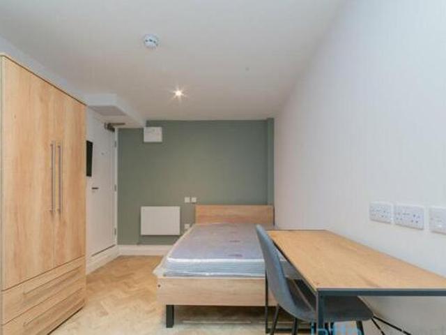 Studio Flat For Rent In London