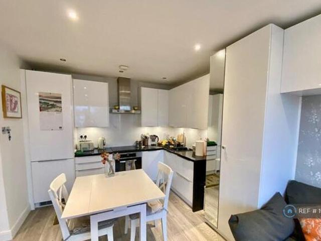 Studio Flat For Rent In London