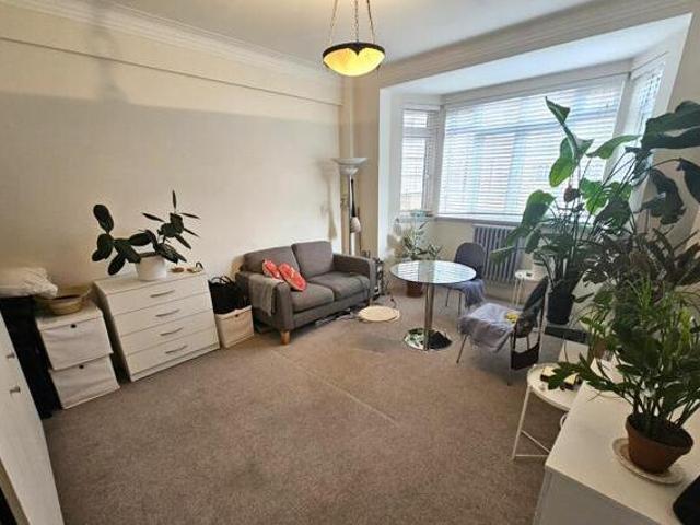 Studio Flat For Rent In London