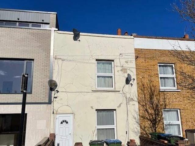Studio Flat For Rent In London