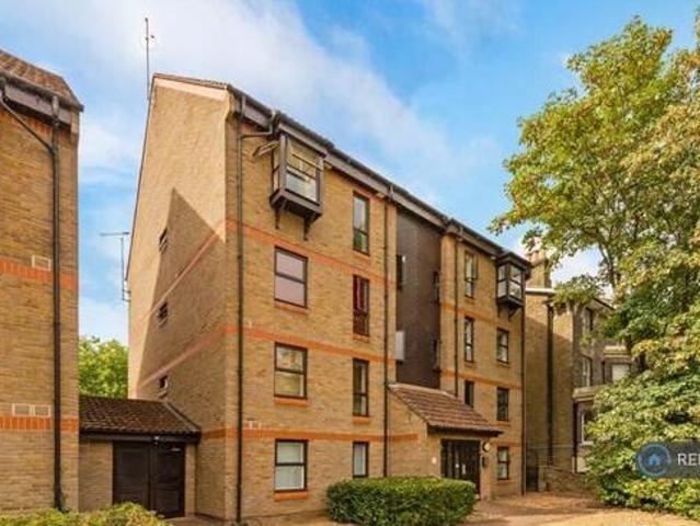 Studio Flat For Rent In London