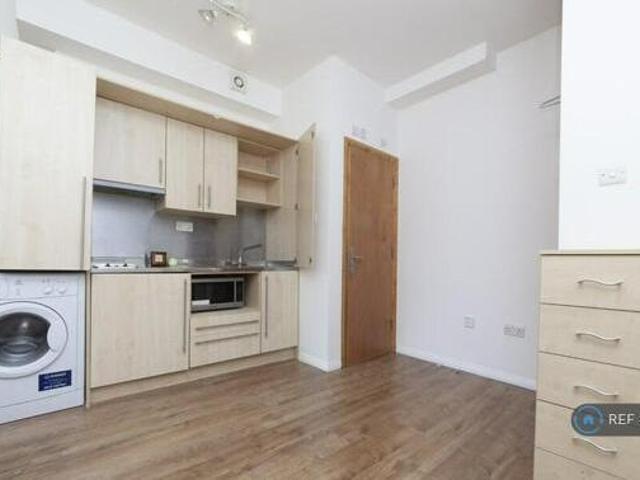 Studio Flat For Rent In London