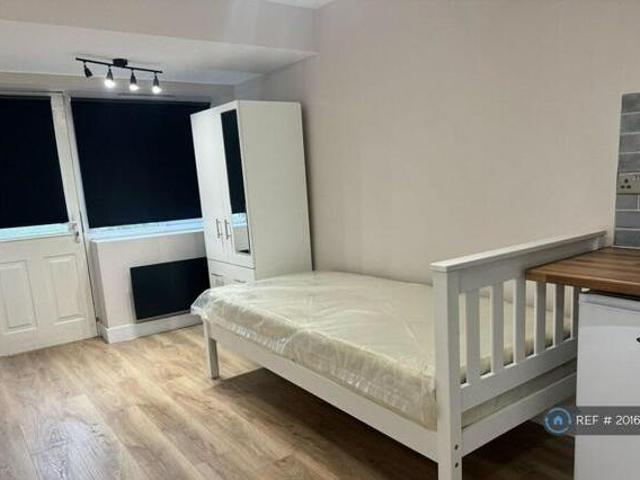 Studio Flat For Rent In London