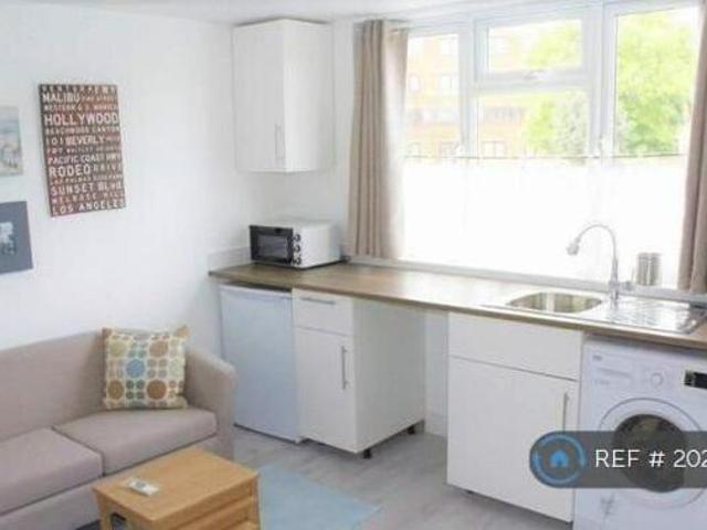Studio Flat For Rent In London