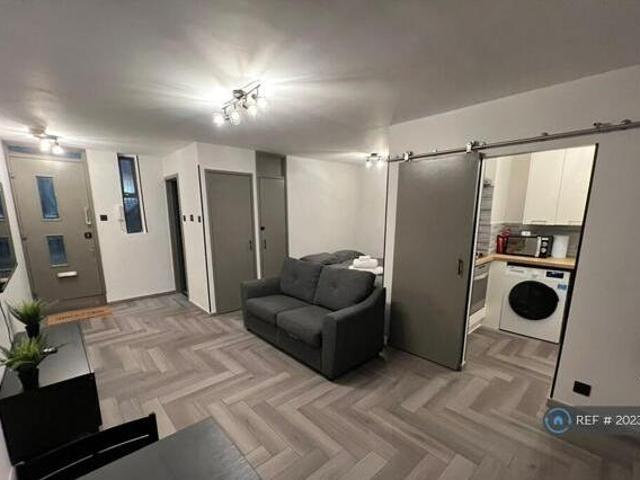 Studio Flat For Rent In London