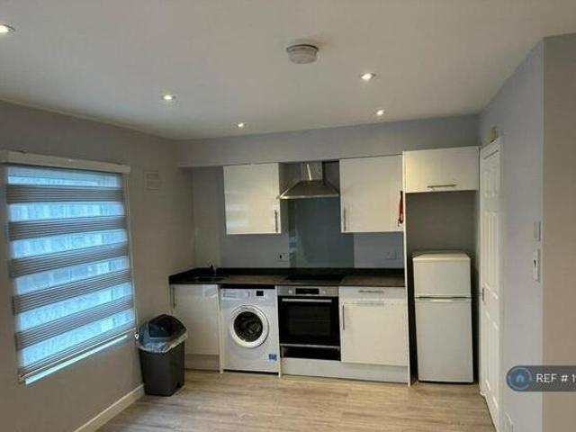 Studio Flat For Rent In London