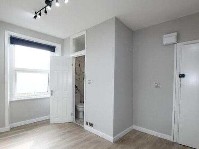 Studio Flat For Rent In London