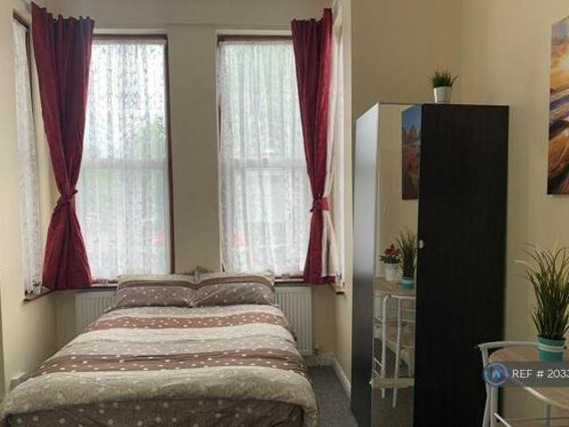 Studio Flat For Rent In London