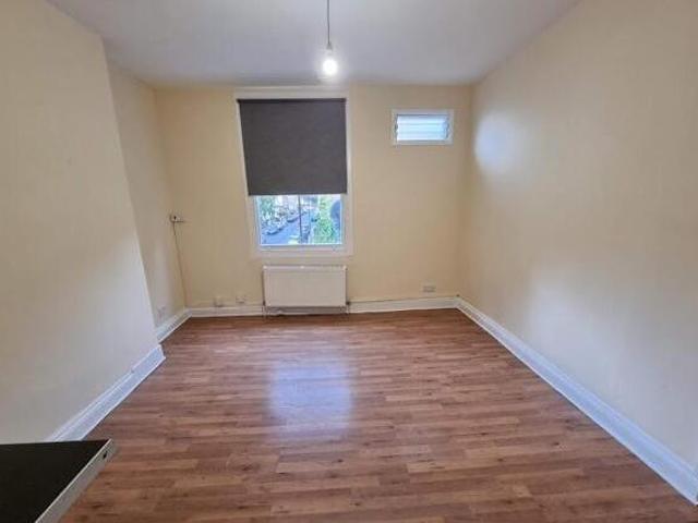 Studio Flat For Rent In London
