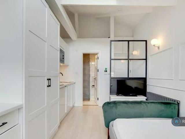 Studio Flat For Rent In London